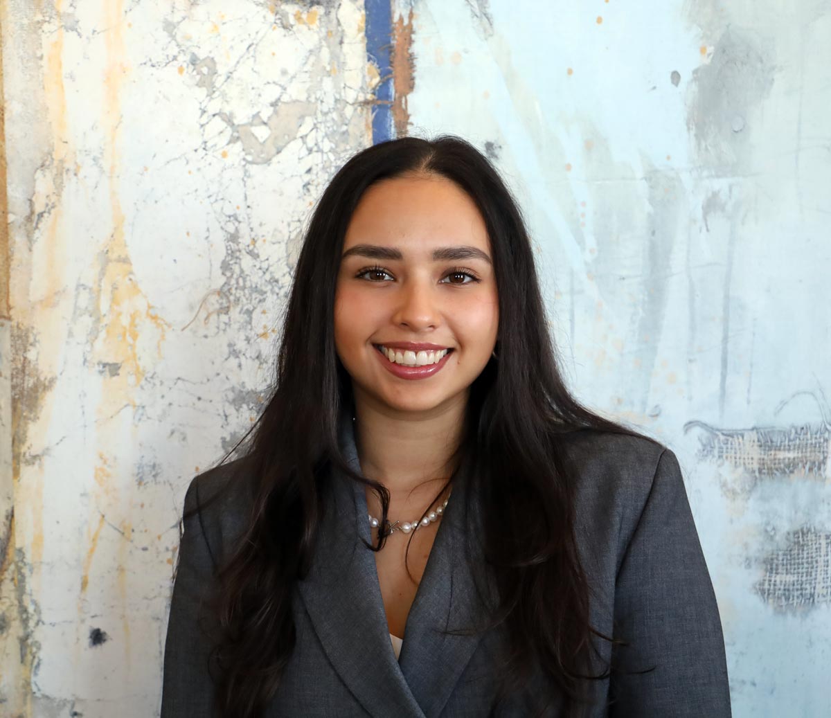 Ariana Beingolea - Serrano, Farah Law, LP